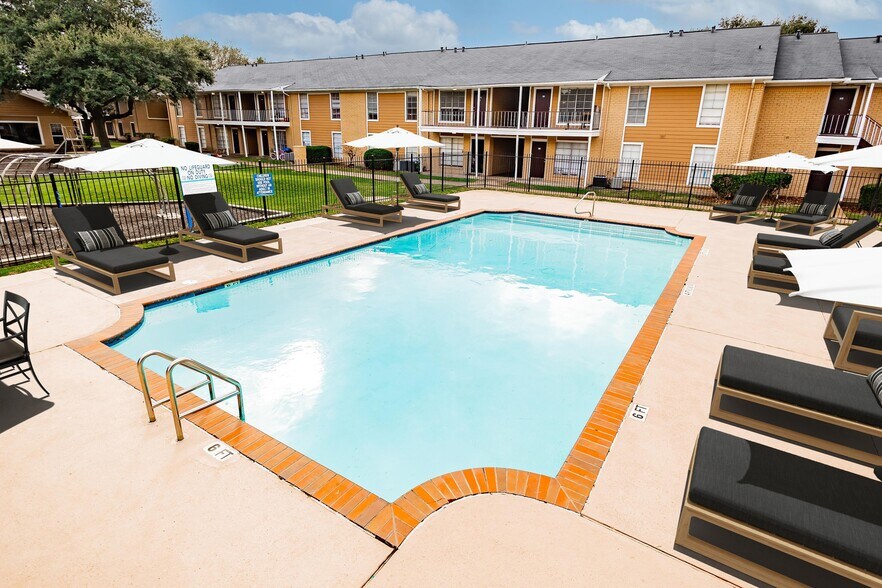 The Park at Vittoria - 12221 Fleming Dr Houston TX 77013 | Apartment Finder