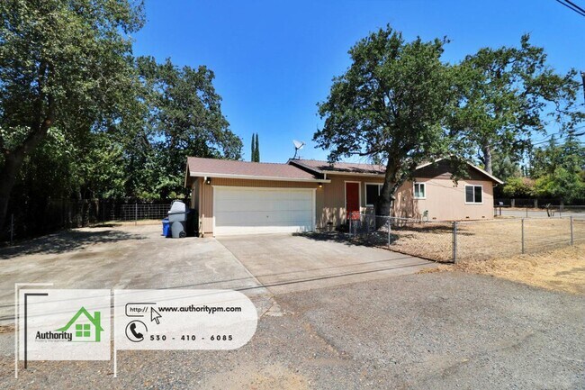 2250 Victor Ave - Fully Fenced Yard | Grea... - 2250 Victor Ave Redding ...