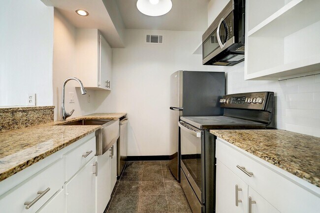 5353 Institute Ln - 5353 Institute Ln Houston TX 77005 | Apartment Finder