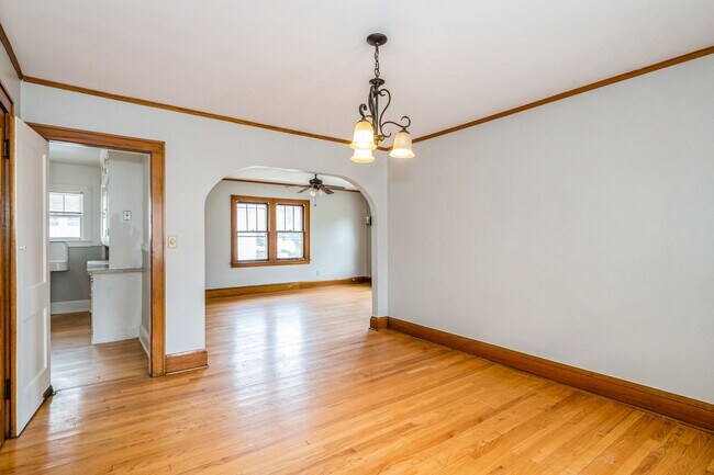 711 Porter St - 711 Porter St Waukegan IL 60085 | Apartment Finder