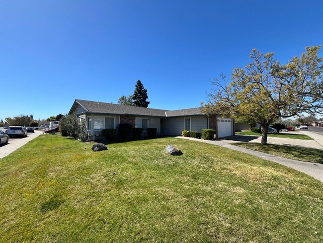 Updated 3 bedroom single story in Manteca! - 838 El Dorado St Manteca ...