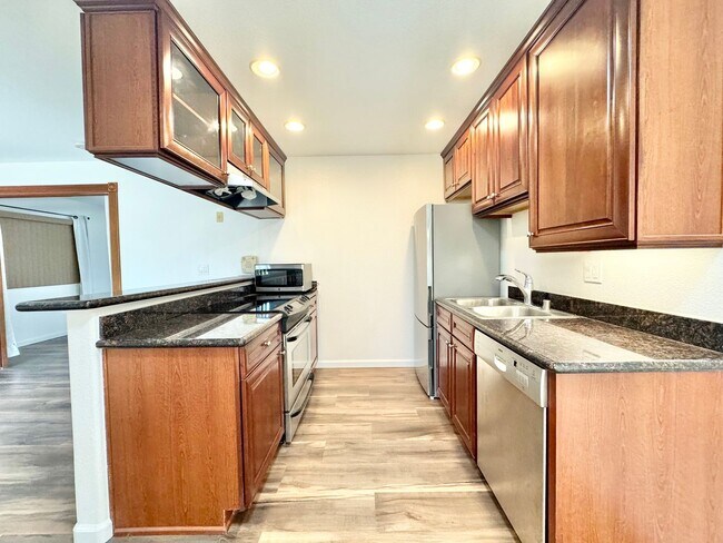 Beautiful 1Bd/1Ba Unit With An Upgraded Ba... - 8440 Via Mallorca Via ...