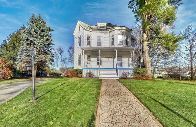 198 Franklin St - 198 Franklin St Stoneham MA 02180 | Apartment Finder