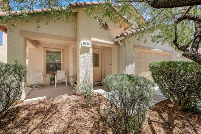 Southern Highlands 3 Bed 2 Bath Single-Story Home with Large Kitchen ...