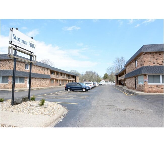 Summit Apartments - 1330-1340 N Summit Ave Decatur IL 62526 | Apartment ...