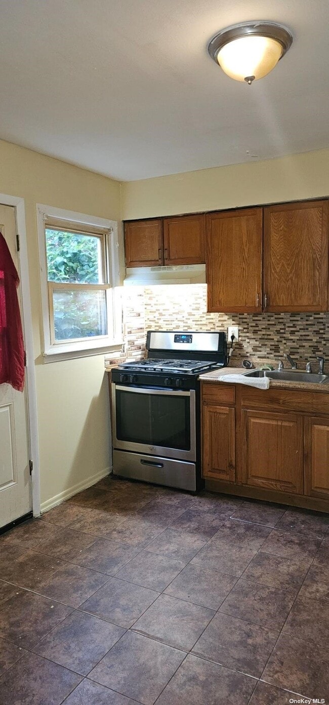 180 Wellington St - 180 Wellington St Hempstead NY 11550 | Apartment Finder