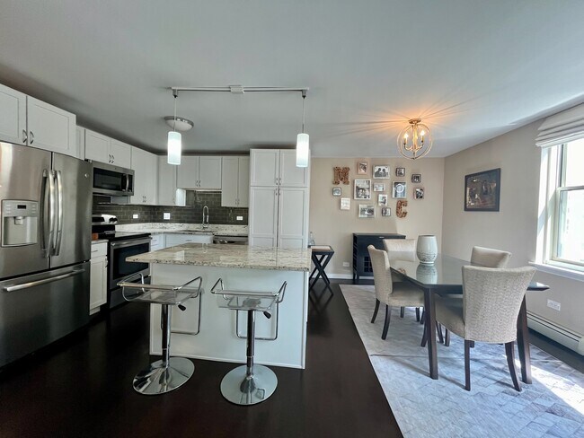 3033 N Sheridan Rd - 3033 N Sheridan Rd Chicago IL 60657 | Apartment Finder