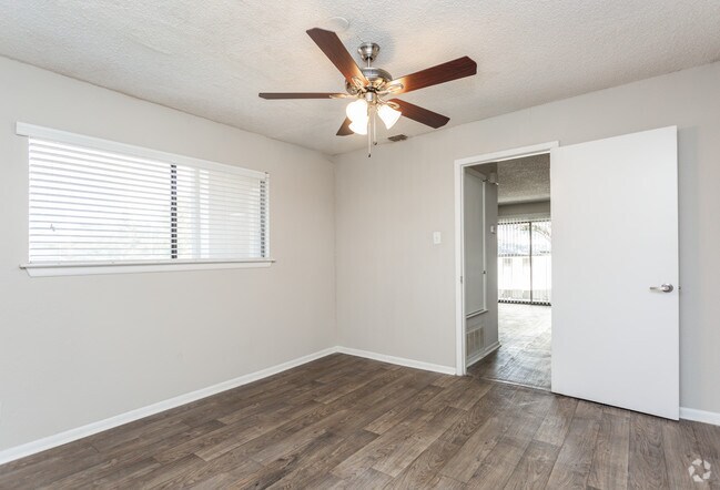 The Escapade Apartments - 7600 Blanco Rd San Antonio TX 78216 ...