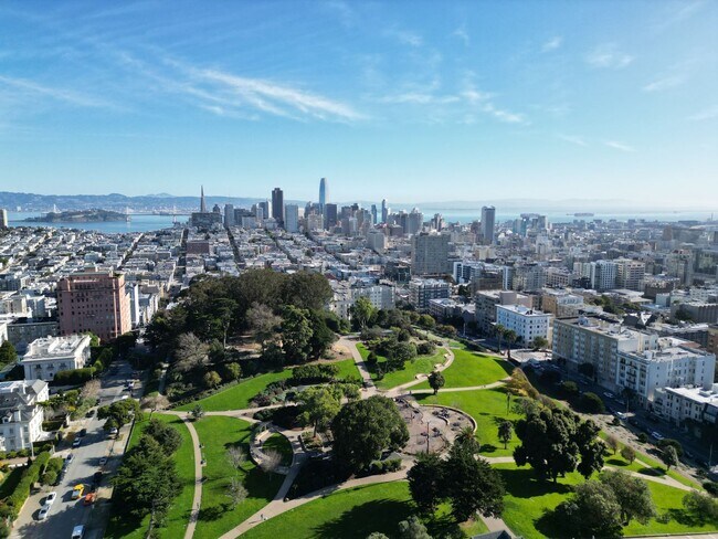 Fully Private Balcony Deck with Amazing Vi... - 2216 Clay St San ...