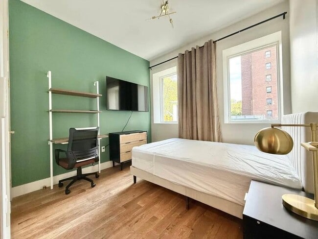 Nice room in a good neighborhood - 980 Kent Ave Brooklyn NY 11205 ...