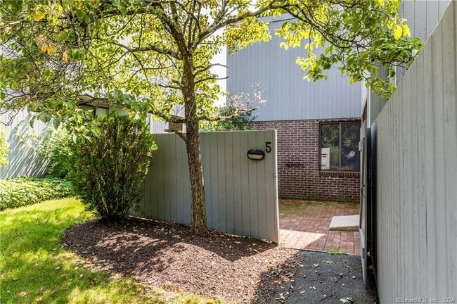 5 Island Path - 5 Island Path Ridgefield CT 06877 | Apartment Finder