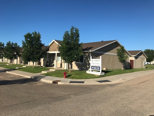 Strata Estates of Watford City - 505 Creekside St SE Watford City ND ...