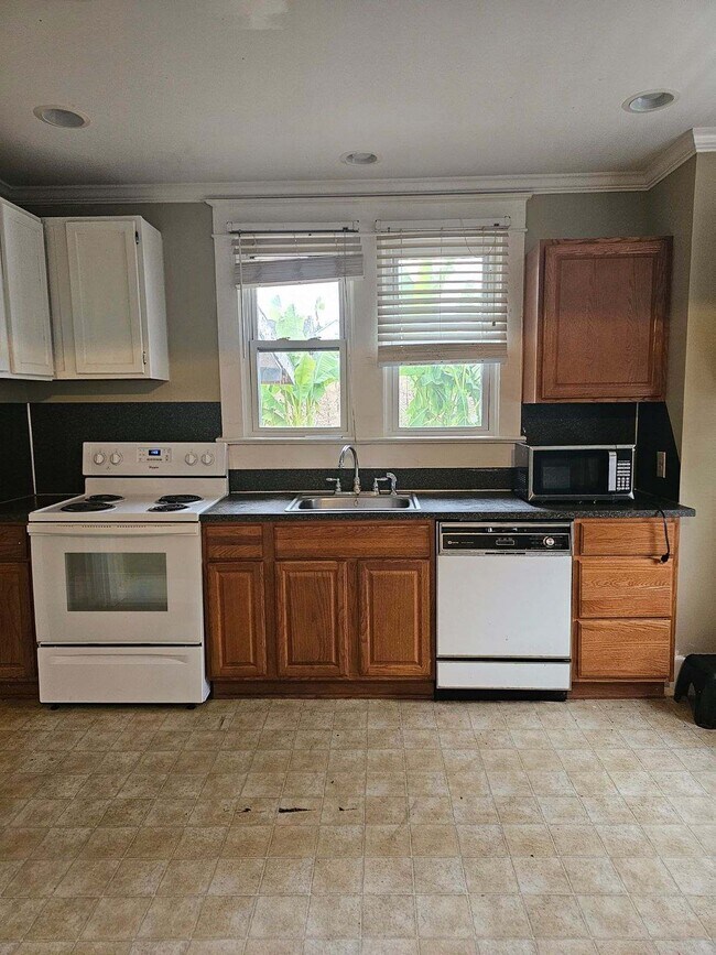 511 Highland St - 511 Highland St Wilkesboro NC 28697 | Apartment Finder