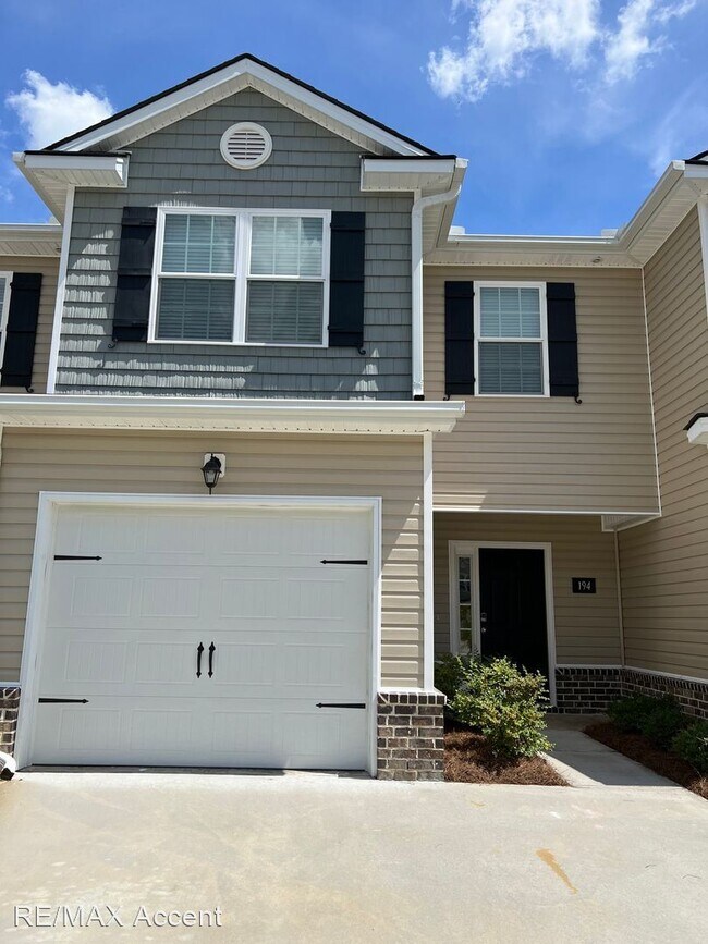3 br, 2.5 bath House - 194 Ainsdale Drive - 194 Ainsdale Dr Richmond ...