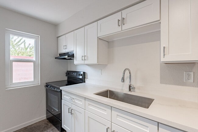 Newly Updated 1bd 1ba Condo in Downtown Ph... - 1421 E Roosevelt St ...