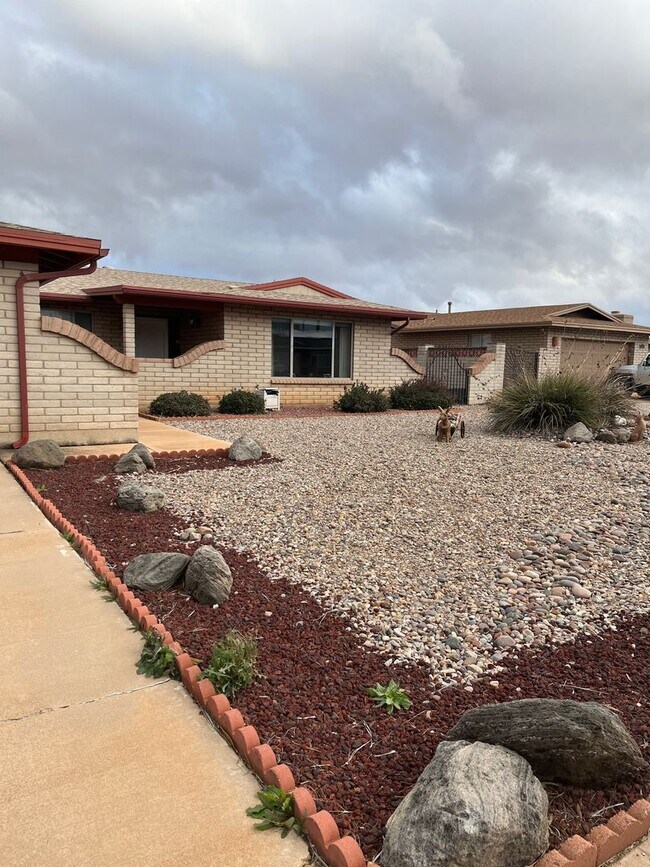 Large 4 bedroom with big yard - 1665 Plaza Ayala Sierra Vista AZ 85635 ...