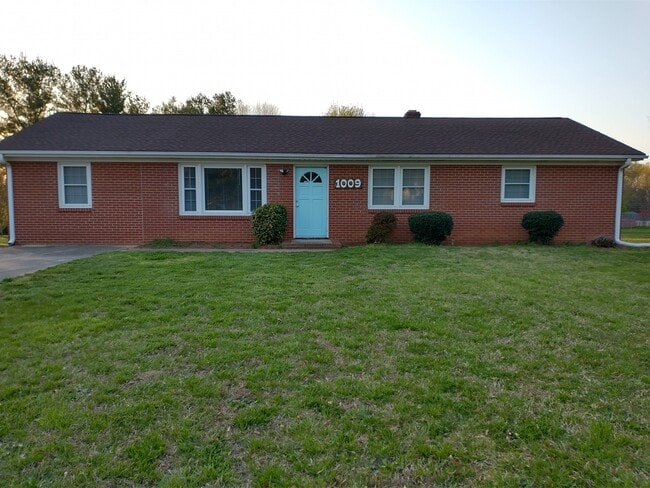 1009 Russell Drive - 1009 Russell Drive Winston-Salem NC 27012 ...