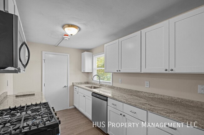 Newly Renovated Townhouse Style Unit - 598 Weeden St Pawtucket RI 02860 ...