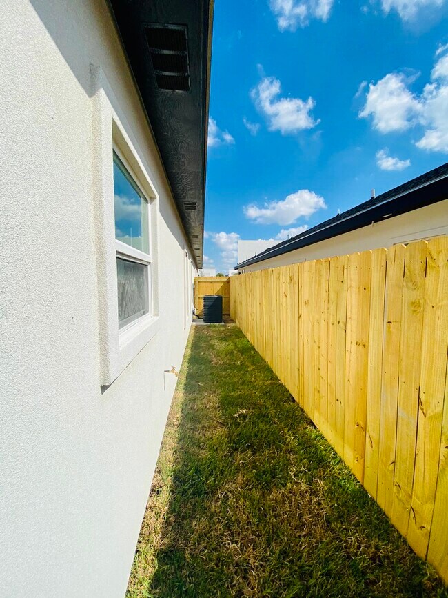 1106 S Sugar Rd - 1106 S Sugar Rd Pharr TX 78577 | Apartment Finder