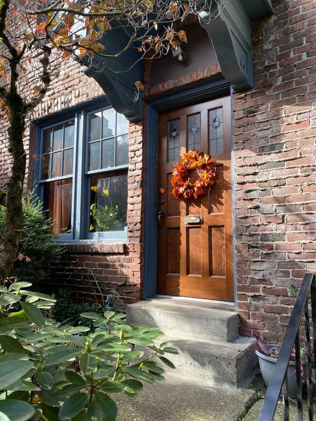 2182 NW Hoyt St - 2182 NW Hoyt St Portland OR 97210 | Apartment Finder