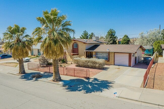 Come and check this 3 bed/2 baths house - 2805 Penwood Dr El Paso TX ...