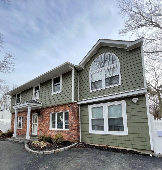 29 Autumn Dr - 29 Autumn Dr Mount Sinai NY 11766 | Apartment Finder