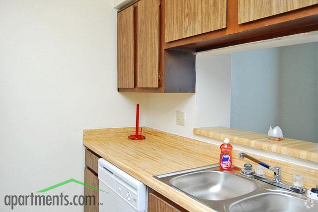 Shadow Bay Apartments - Bay City, TX | Apartment Finder