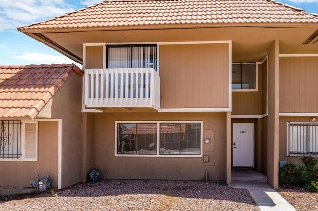 Fully renovated townhome in central Las Ve... - 2445 Paradise Village ...