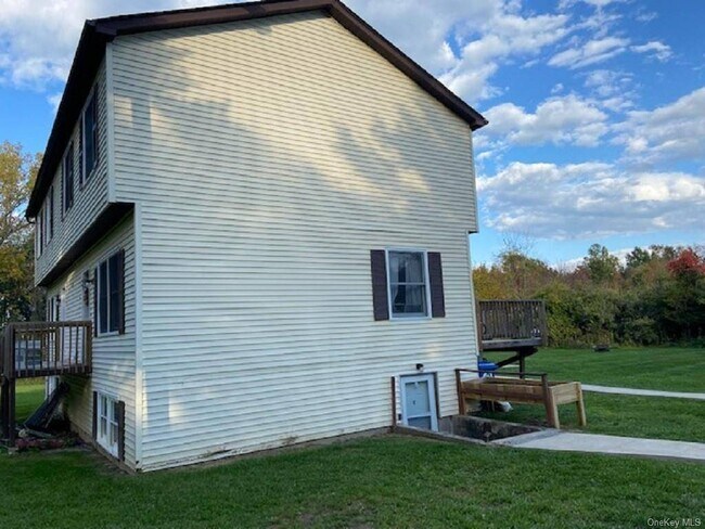 611 Sand Hill Rd - 611 Sand Hill Rd Gardiner NY 12525 | Apartment Finder