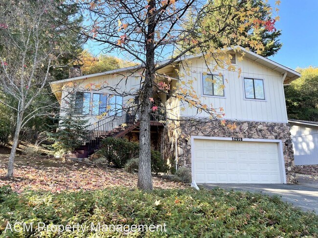 4 br, 2 bath House - 12910 Roadrunner - 12910 Roadrunner Dr Penn Valley ...