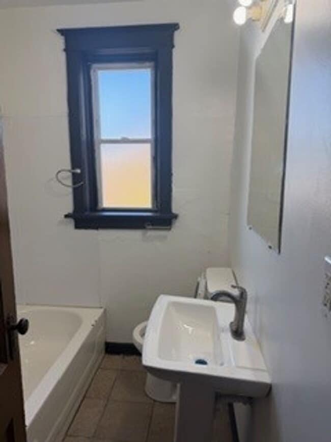 Bingham Apartments - 3543-3543 Bingham Ave St. Louis MO 63111 ...