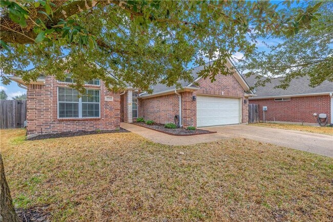 Beautiful 3 Bed, 2 Bath in Castlegate for ... - 2240 Carlisle Ct ...