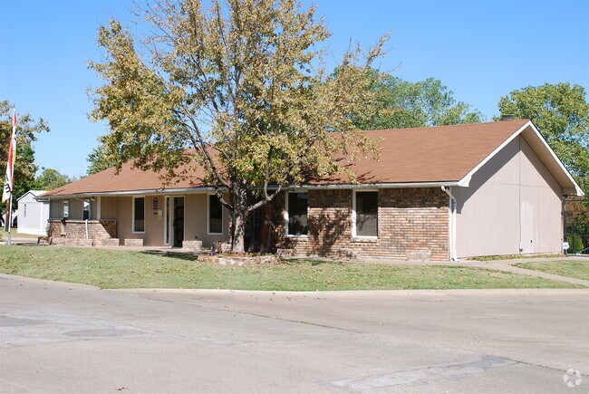 Oakwood Cove - 14311 Skyfrost Dr Dallas TX 75253 | Apartment Finder