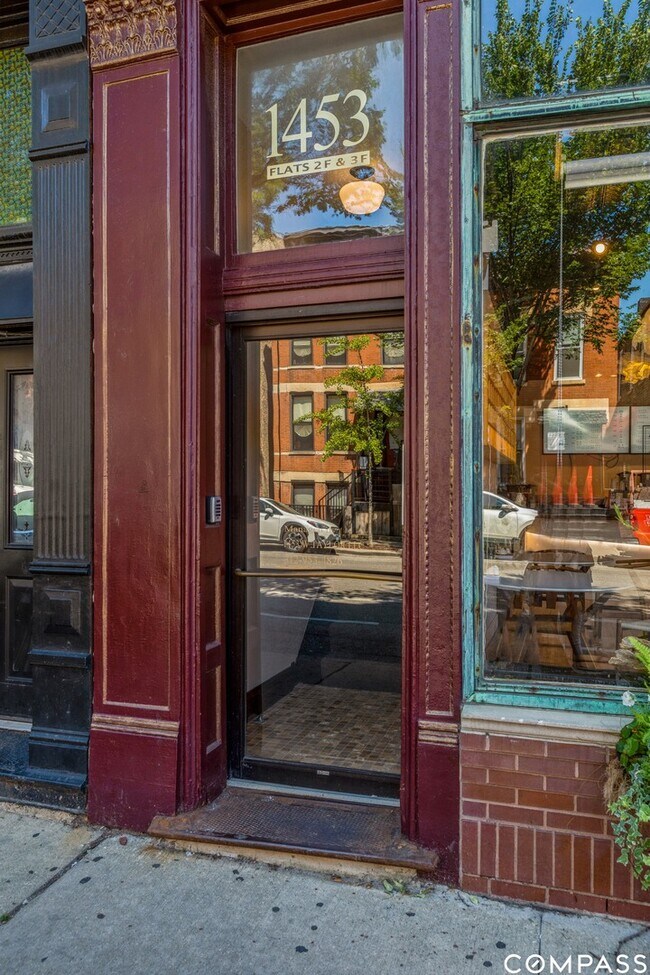 1453 W Taylor St - 1453 W Taylor St Chicago IL 60607 | Apartment Finder