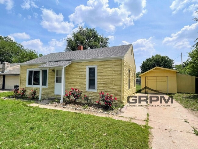 Cute 2 bedroom 1 bath home - 619 W 19th Ave Hutchinson KS 67502 ...