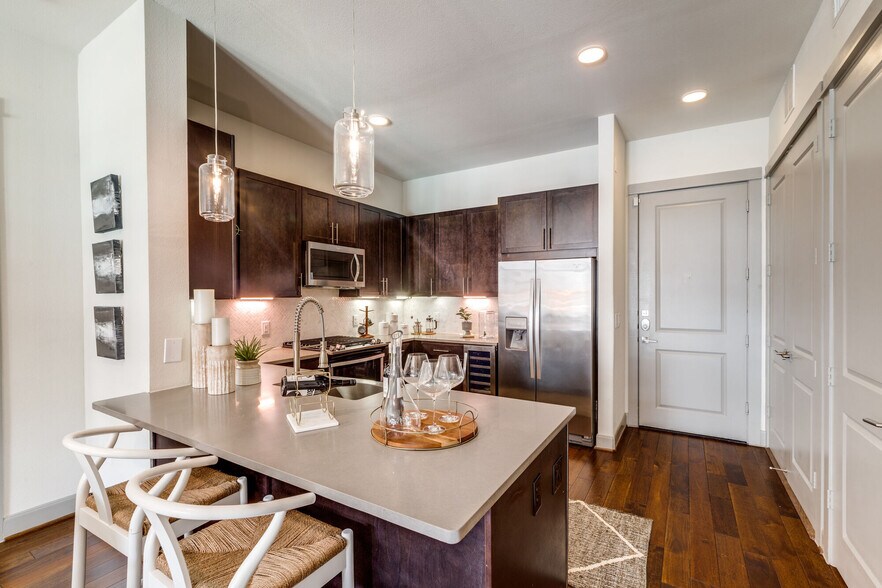 Alexan 5151 - 5151 Hidalgo St Houston TX 77056 | Apartment Finder