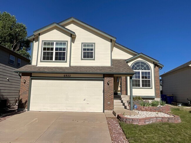 4 Bedroom Home Available Near E Woodmen Rd... - 6922 Grand Prairie Dr ...