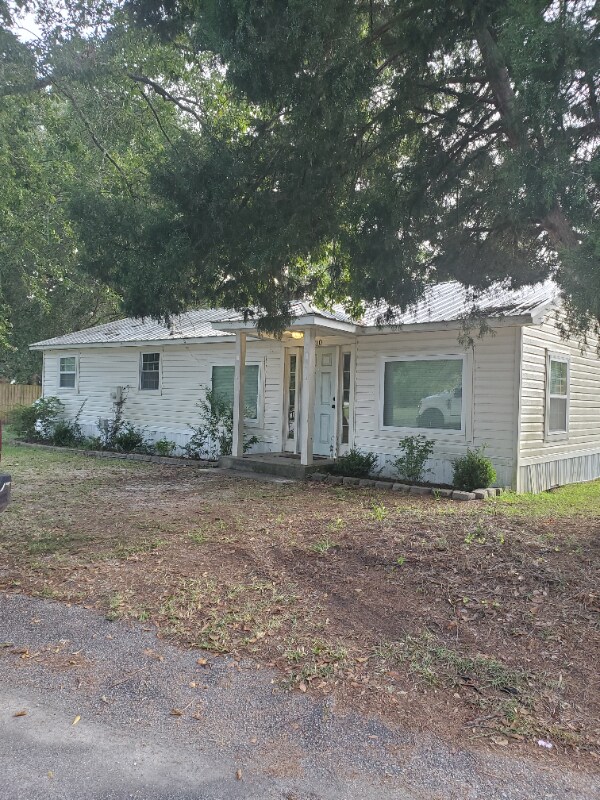 300 Bonneau St - 300 Bonneau St Bonneau SC 29431 | Apartment Finder