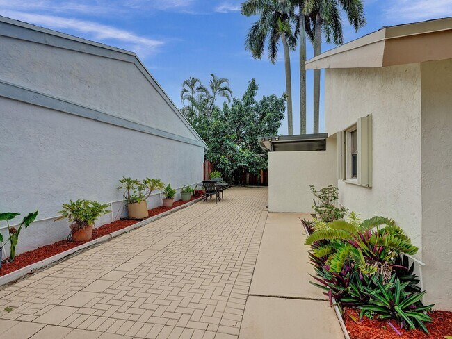 Baytree Lane, Boynton Beach, FL 33436 - 3 ... - 71 Baytree Ln Boynton ...