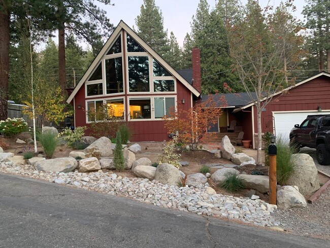 Upscale Chalet with 2 Car Garage Backing t... - 2324 Alice Lake Rd ...