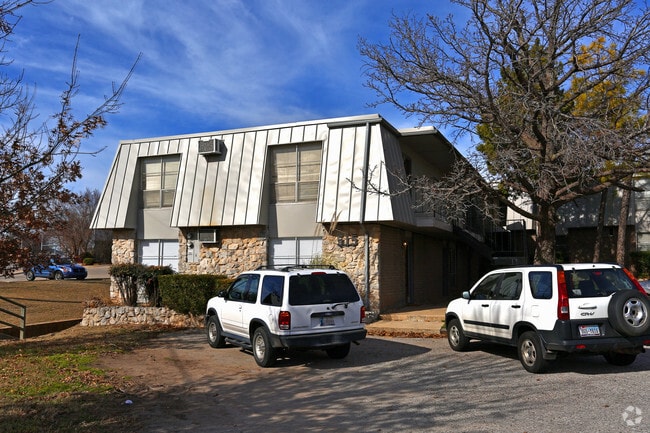 Huntington Place Apartments - 515 E Alameda St Norman OK 73071 ...