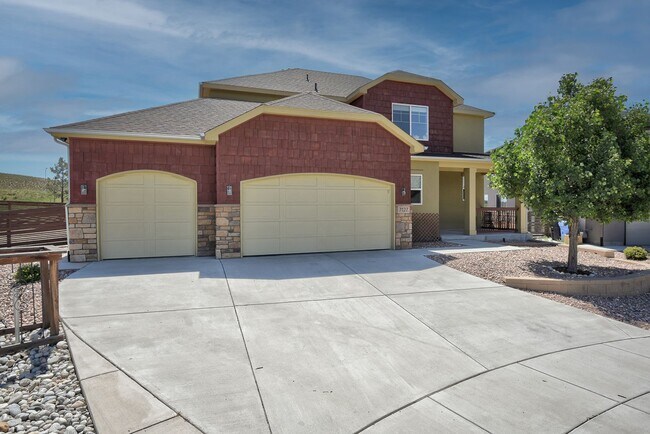 Beautiful 2 story conveniently located nea... - 7127 Sungold Dr ...