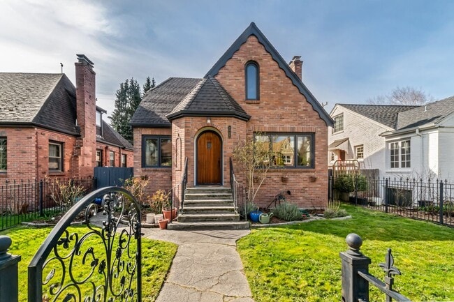 Beautiful 4 Bedroom Ballard House! - 8025 Jones Ave NW Seattle WA 98117 ...