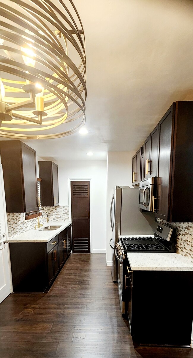 8227 Crenshaw Blvd - 8227 Crenshaw Blvd Inglewood CA 90305 | Apartment ...