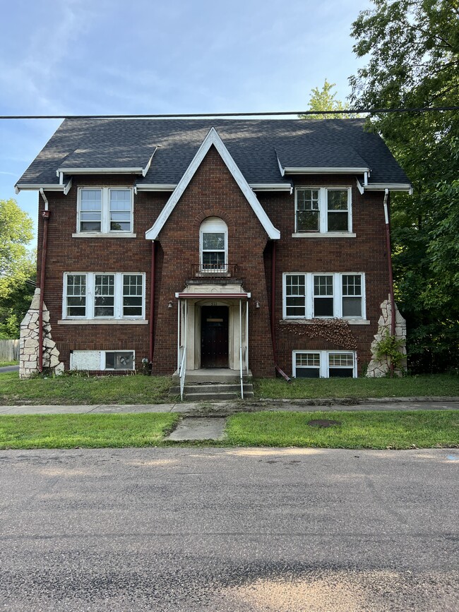 511 W Elizabeth St - 511 W Elizabeth St Peoria IL 61606 | Apartment Finder