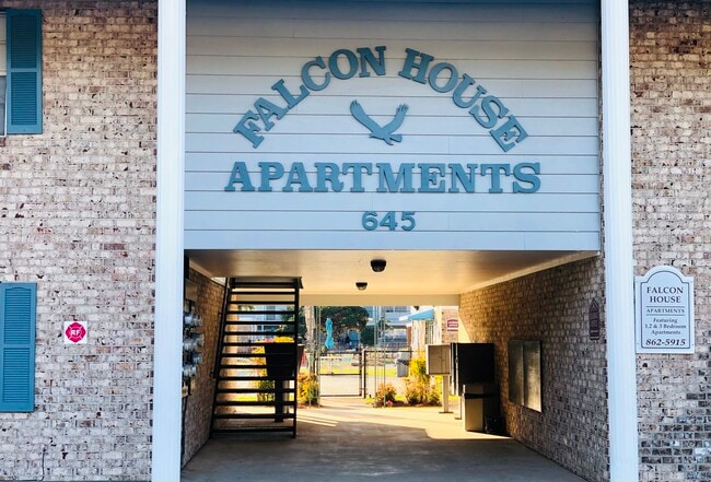 Falcon House Apartments - 645 James Lee Rd Fort Walton Beach FL 32547 ...