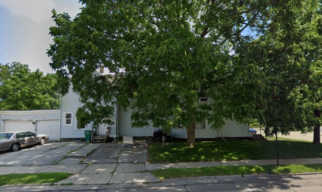 305 N 7th St - 305 N 7th St Manitowoc WI 54220 | Apartment Finder