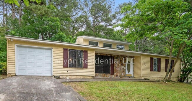 Beautiful 3b Room!Move in ready! - 5825 Vernier Dr SW Atlanta GA 30349 ...