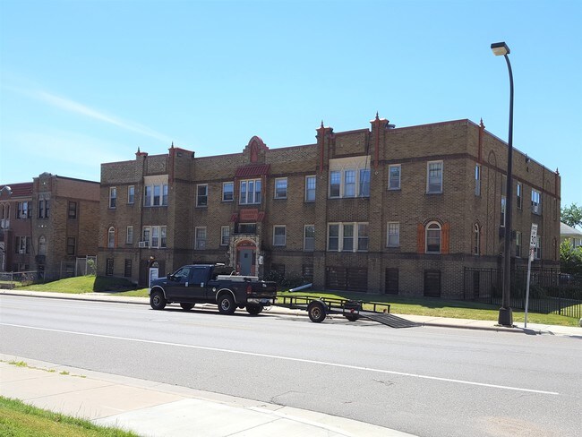 2517 Golden Valley Rd - 2517 Golden Valley Rd Minneapolis MN 55411 ...