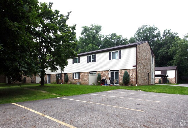Stone Bridge Apartments - 3978 Massillon Rd Uniontown OH 44685 ...